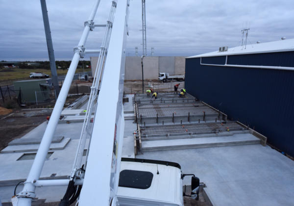 Commercial builders for Mercedes-Benz M1 Auto Body - BMI Construction